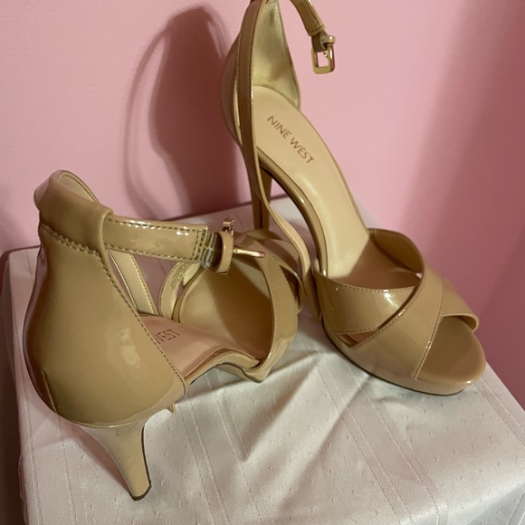 Shoes | Neutral Patented Leather Sandals | Poshmark